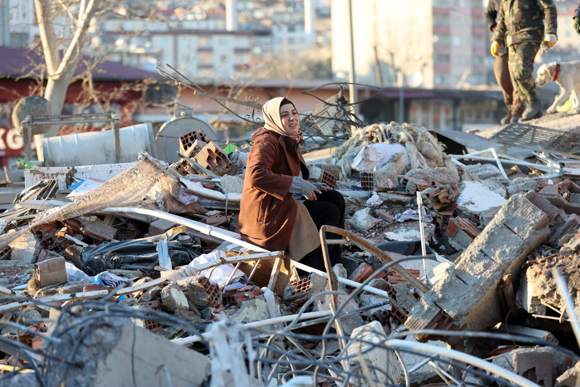Turkey's earthquake survivors rescue belongings for uncertain future ...