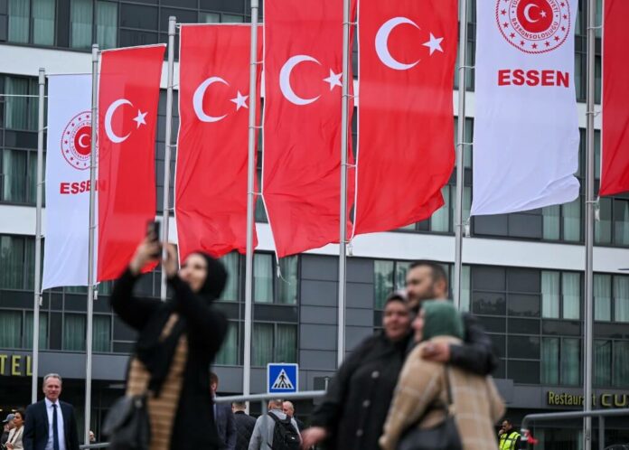 Only 15,000 Turks applied for dual citizenship under Germany’s new law ...