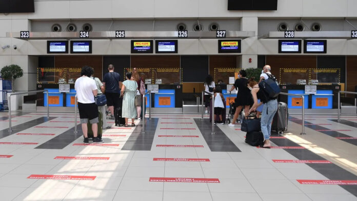 People moving overseas from Turkey increased by 53 percent in 2023 ...