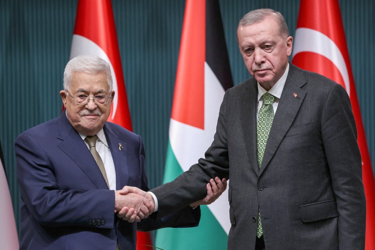 Palestinian leader Abbas to visit Turkey amid apology row - Turkish Minute