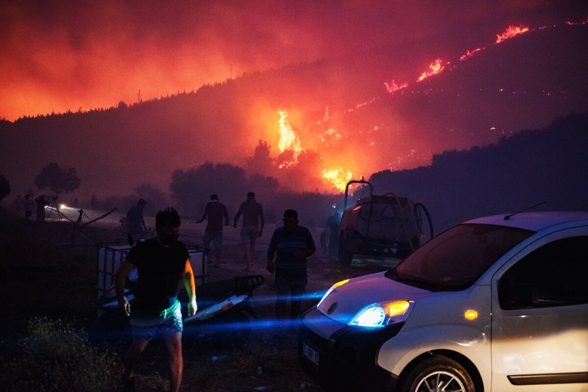 Two dead as wildfires rage near western Turkish city of İzmir - Turkish ...