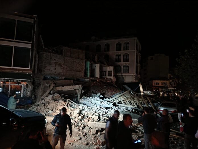 6.1-magnitude earthquake strikes western Turkey, felt in İstanbul and ...