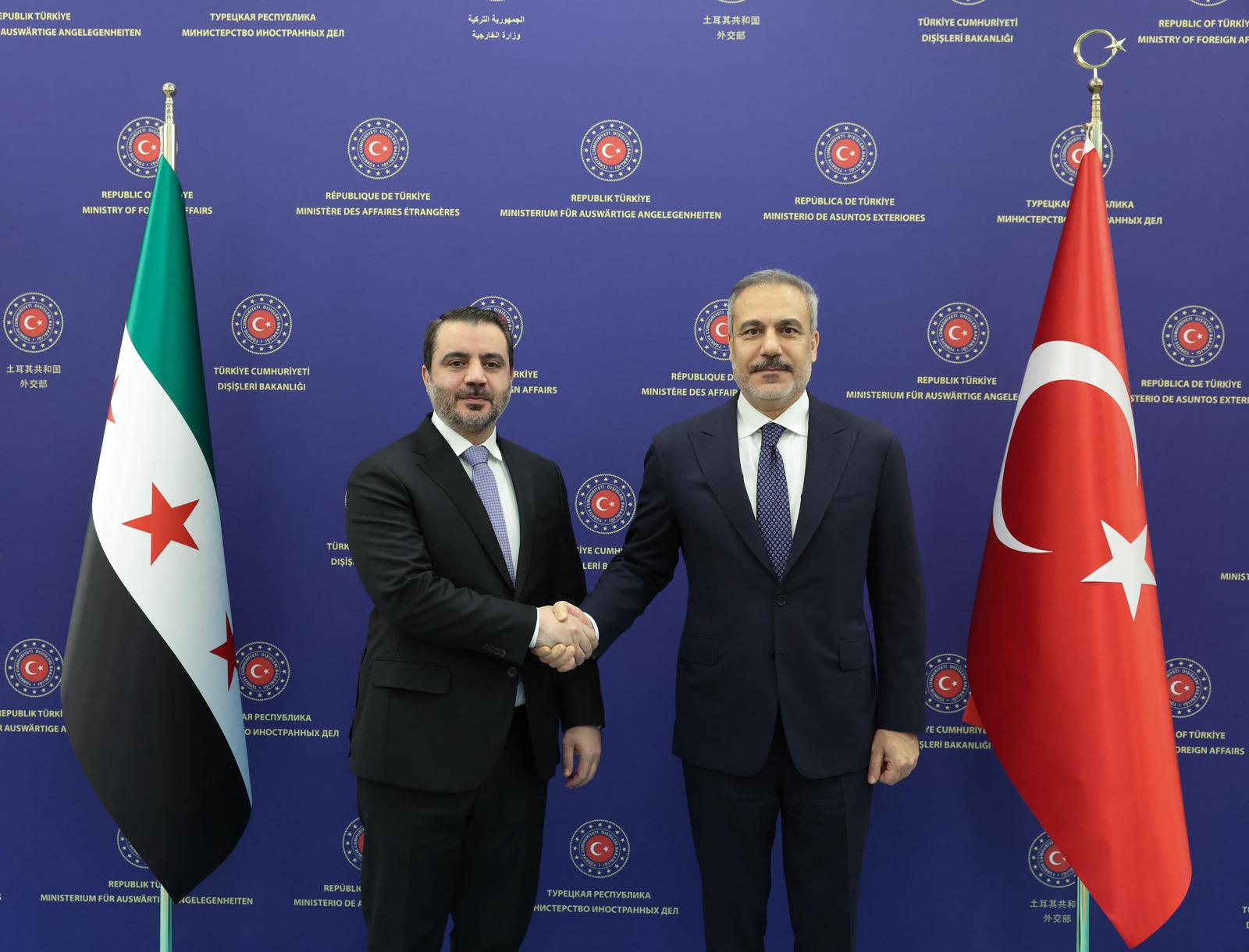 Turkish FM says Syrian Kurds use ISIL fight as cover for separatism ...