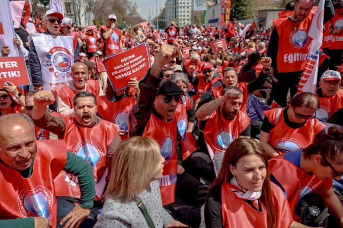 Teachers protest in Turkey, demand education minister’s resignation ...
